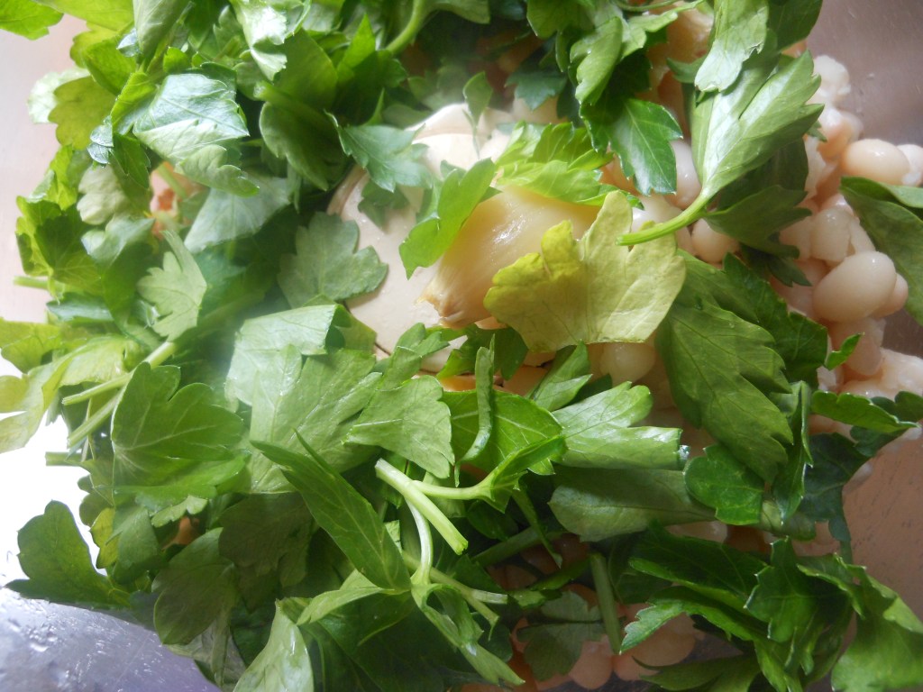 Roasted Garlic White Bean Dip | Cosmo Hippie Chef